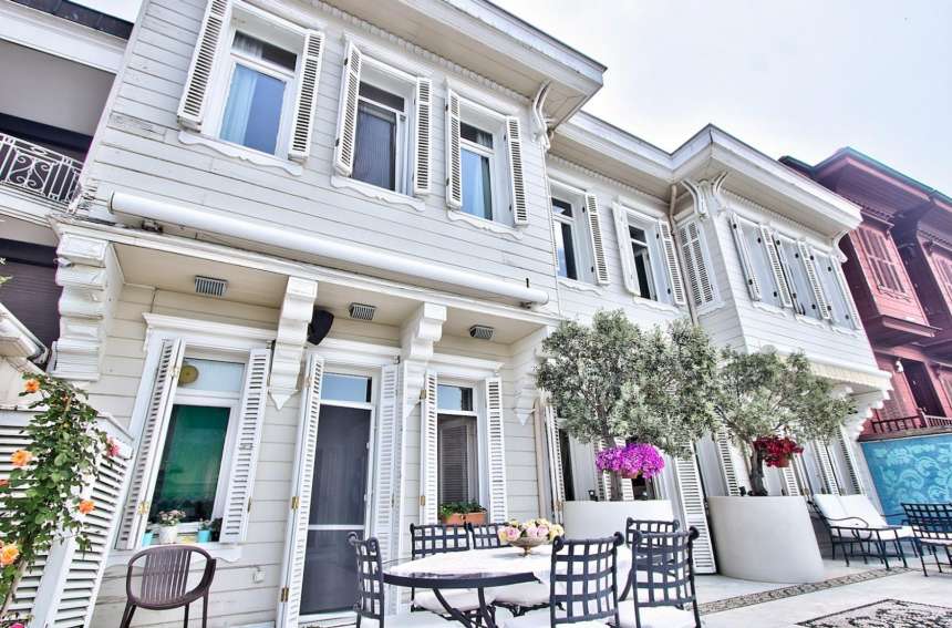 Asian Istanbul Seafront Mansion- Beykoz - Turkey Homes