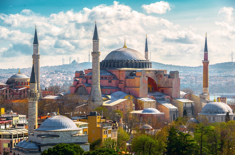 Istanbul Essentials for Tourists - Safety, Shopping And Street Tips ...
